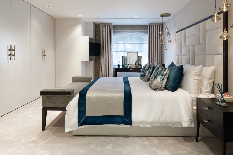 Butlers Wharf, Tower Bridge Riverside apartment