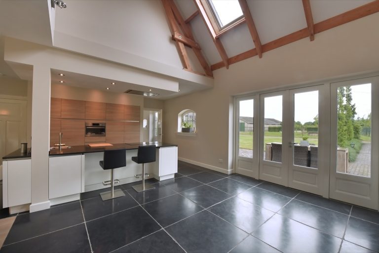 Verbouwing en splitsing historische boerderij