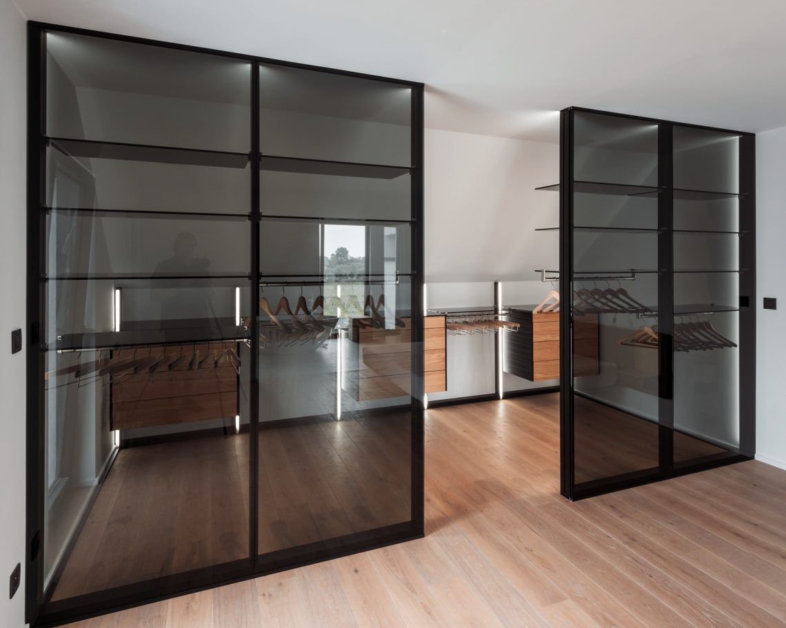 Inloopkasten op maat ‘Dress Wall’