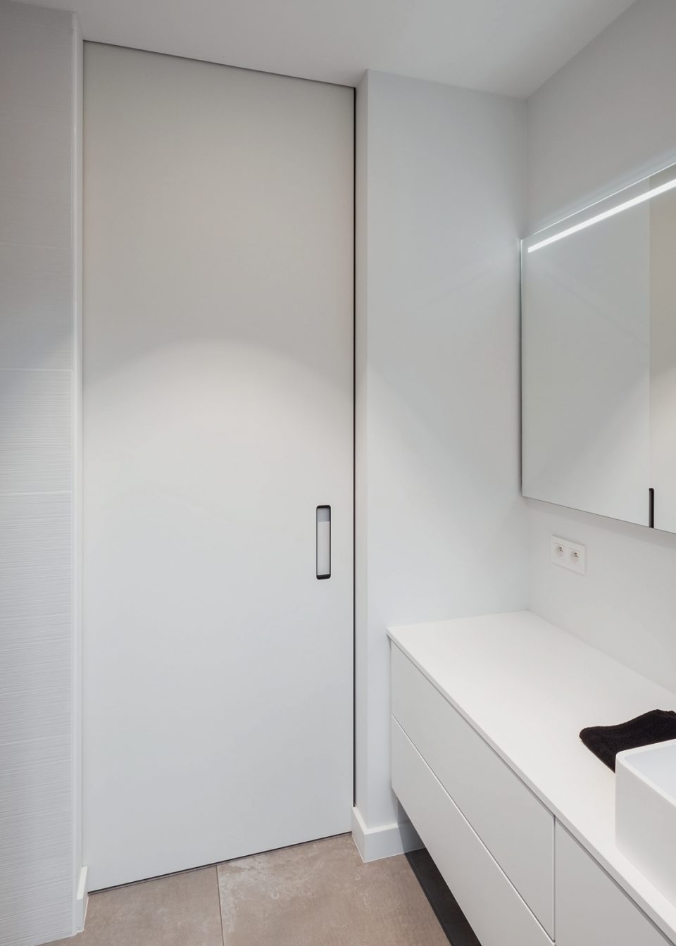 Modern woning met verschillende ANYWAYdoors deursystemen