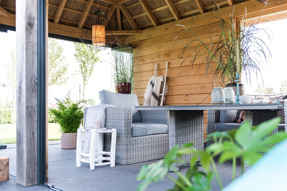 Exclusive Oak Veranda