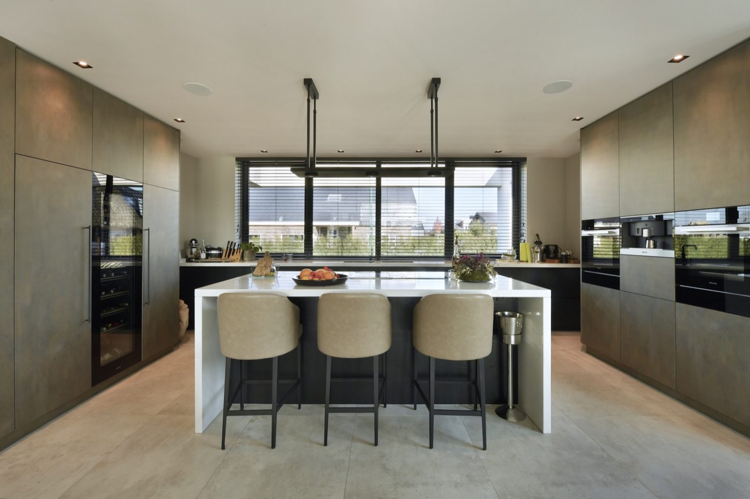 Modern house with zinc roof in Veenendaal