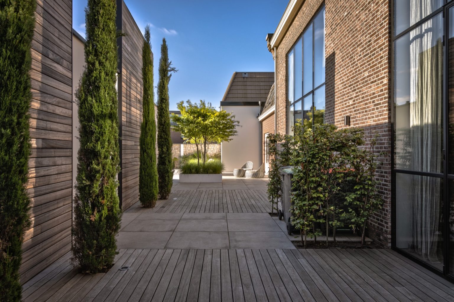 Frontyard. Backyard. Interior. - HOOG.design - Exclusive living inspiration