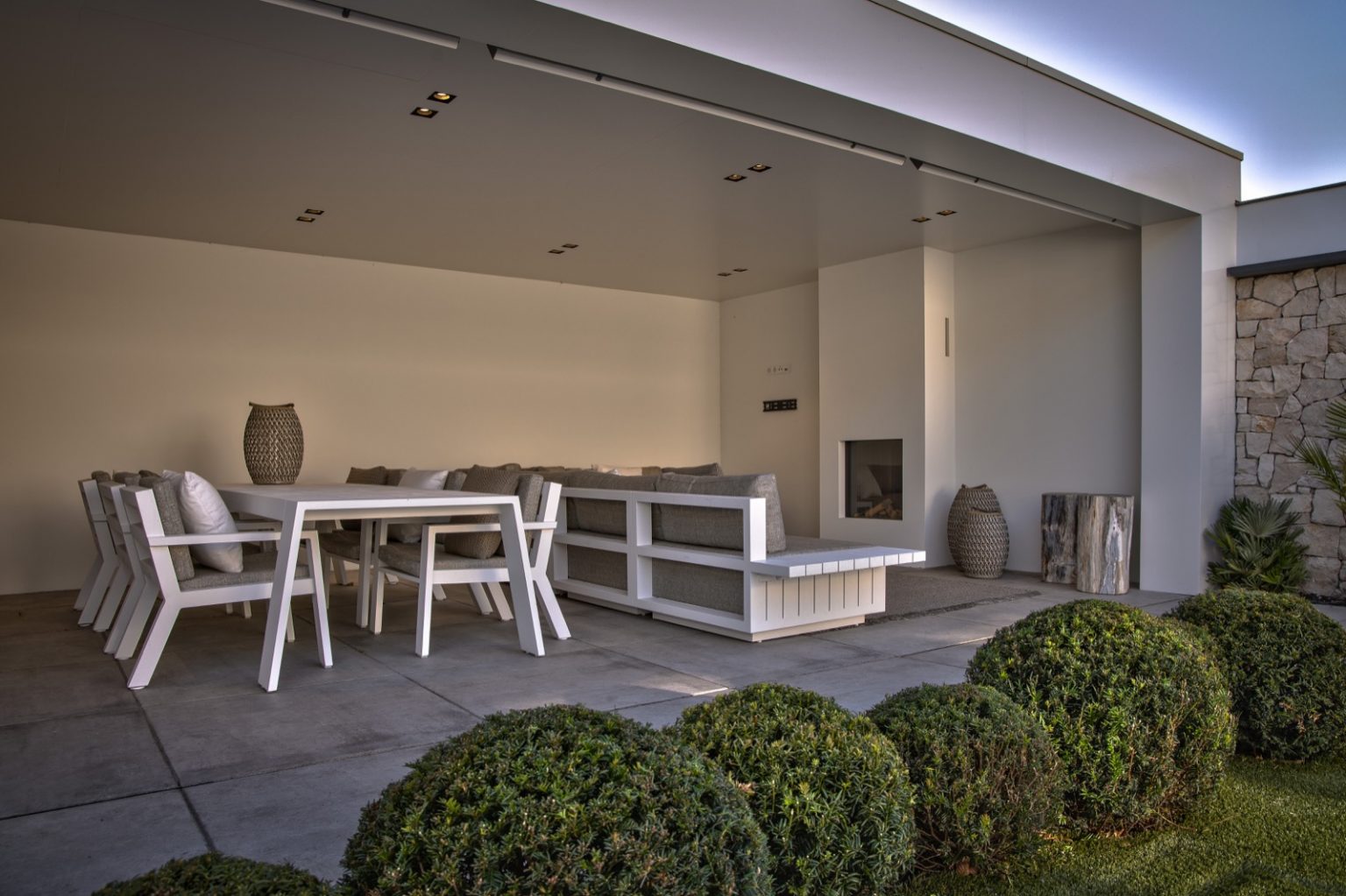 Frontyard. Backyard. Interior. - HOOG.design - Exclusive living inspiration