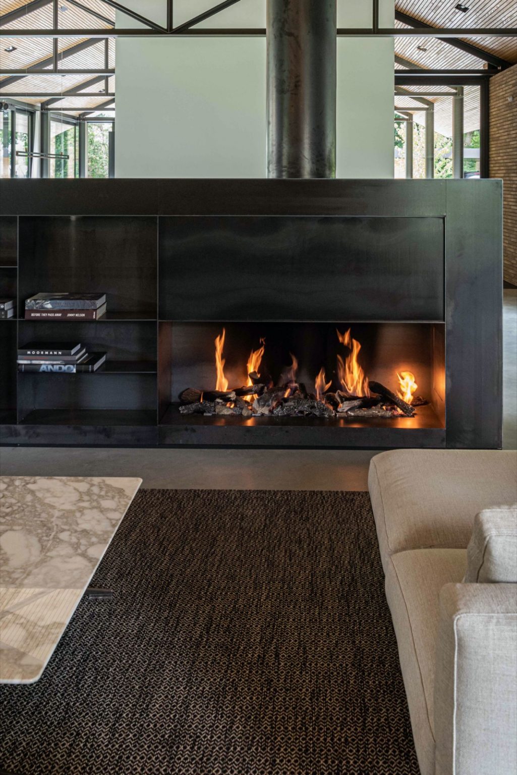 Exclusieve openhaard met warm gewalst staal - HOOG.design - Exclusive ...