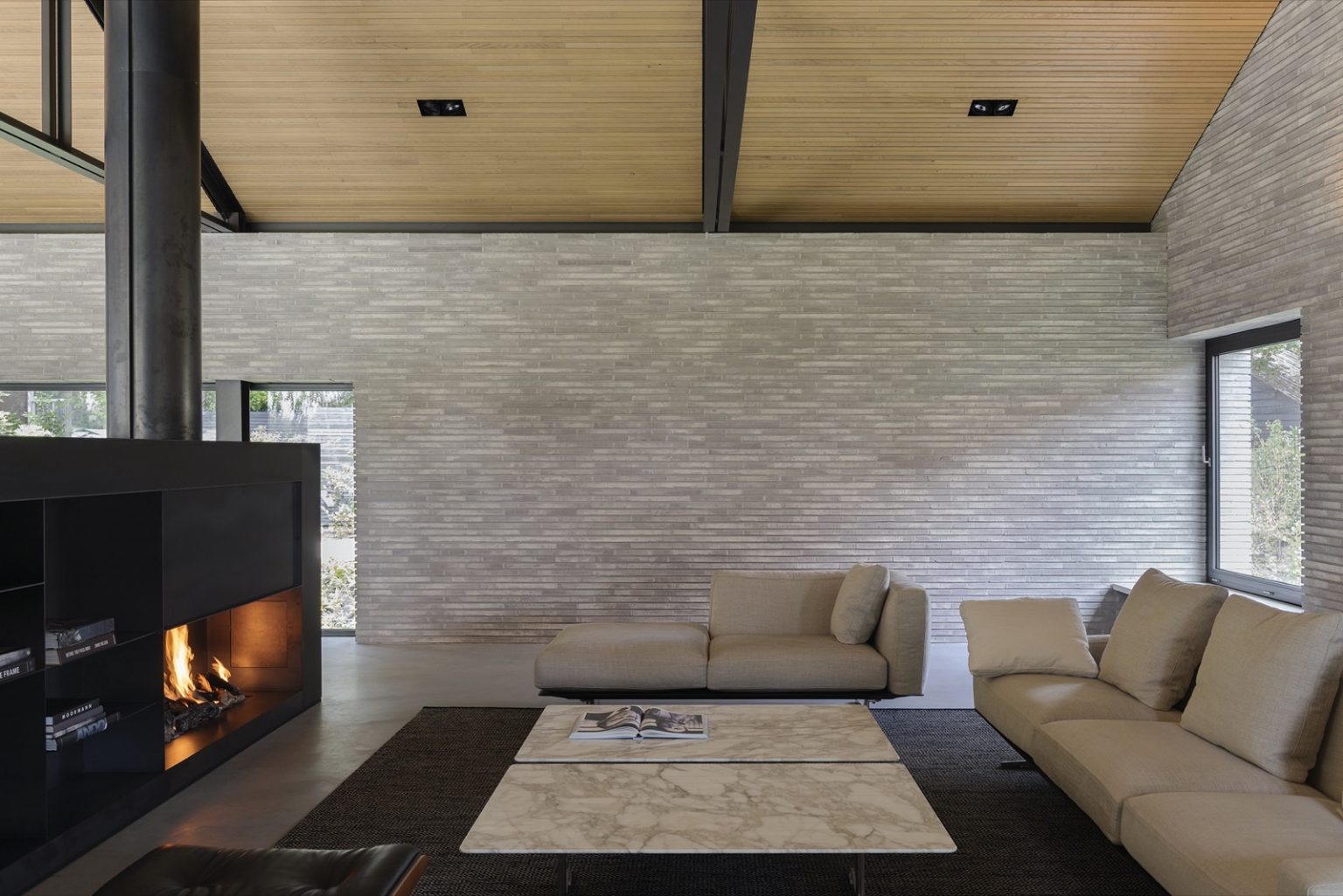 Exclusieve openhaard met warm gewalst staal - HOOG.design - Exclusive ...