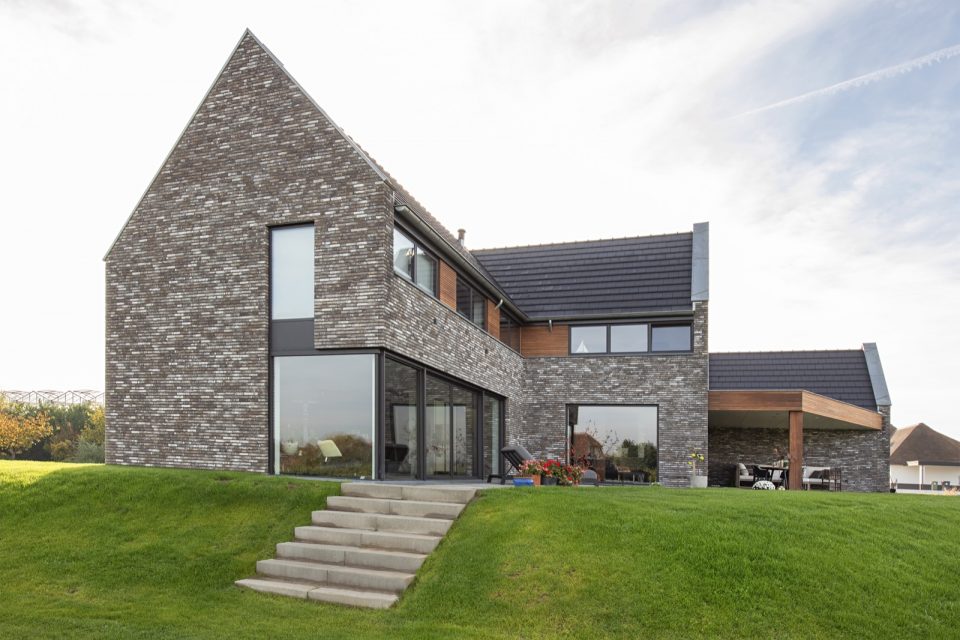 Modern villa in Velden