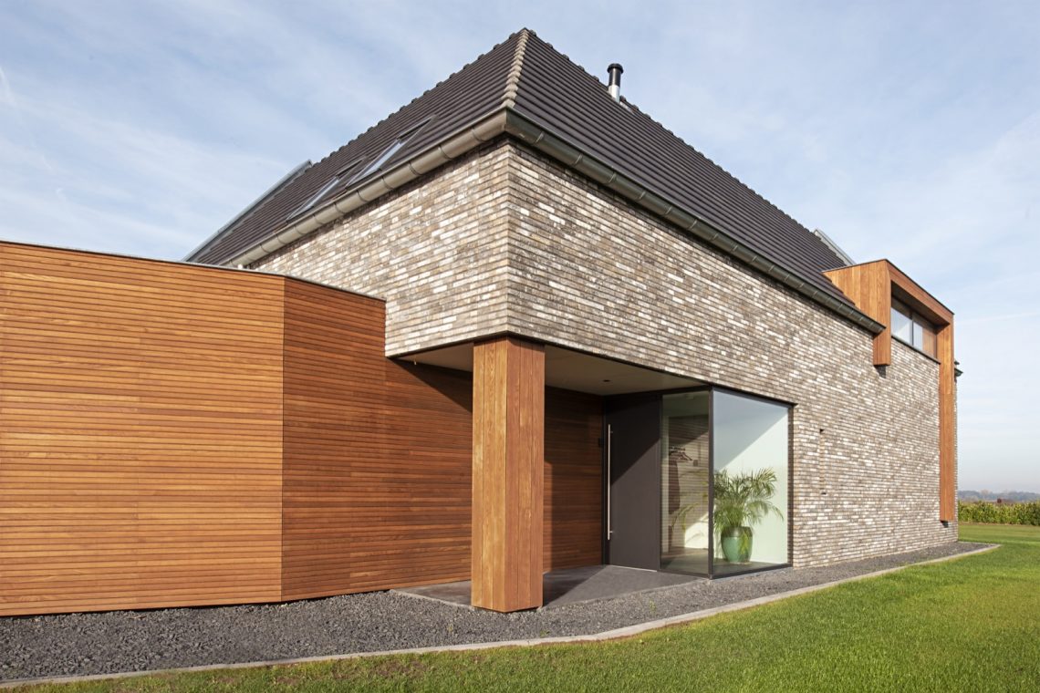 Modern villa in Velden