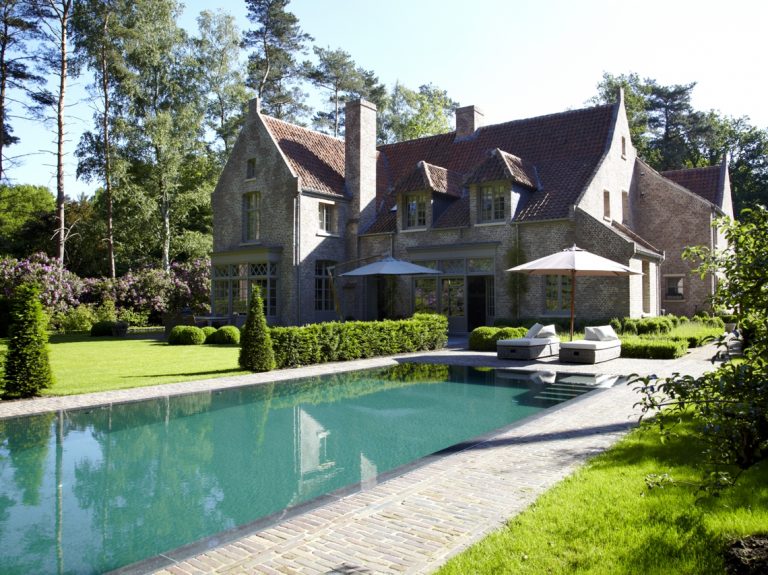 Flemish country villa in 'S Gravenwezel