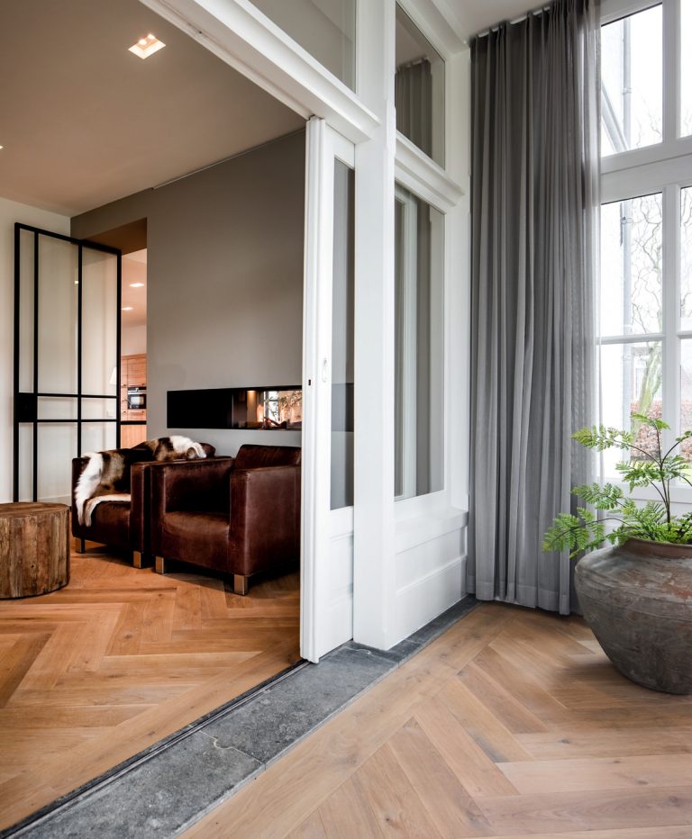 Steel doors in restored rectory - HOOG.design - Exclusive living inspiration