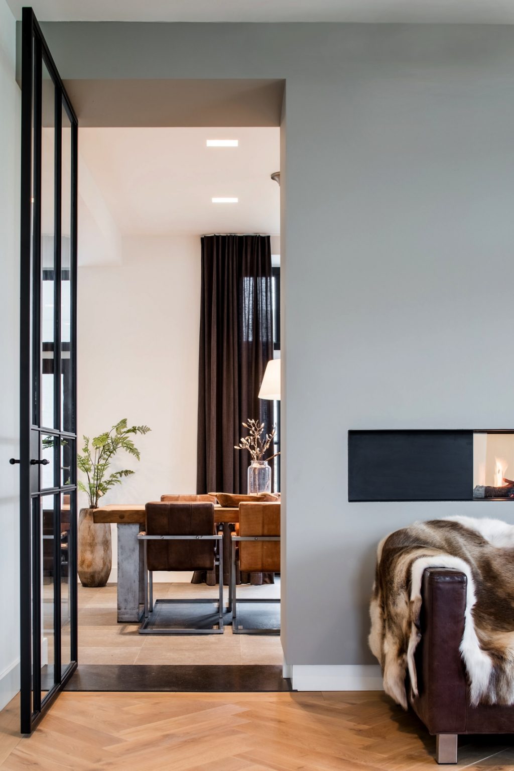 Steel doors in restored rectory - HOOG.design - Exclusive living inspiration