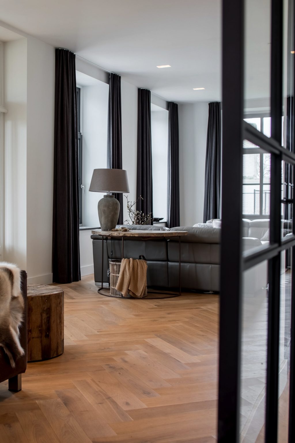 Steel doors in restored rectory - HOOG.design - Exclusive living inspiration