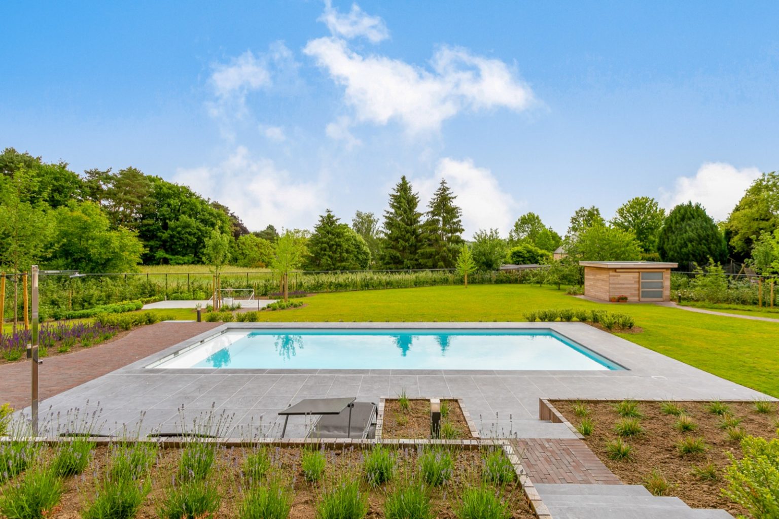 Nova pool