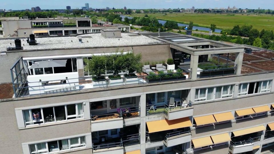 Modern high-level balcony