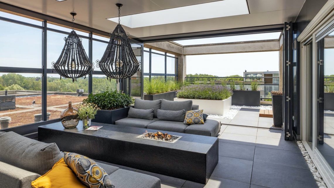 Modern high-level balcony