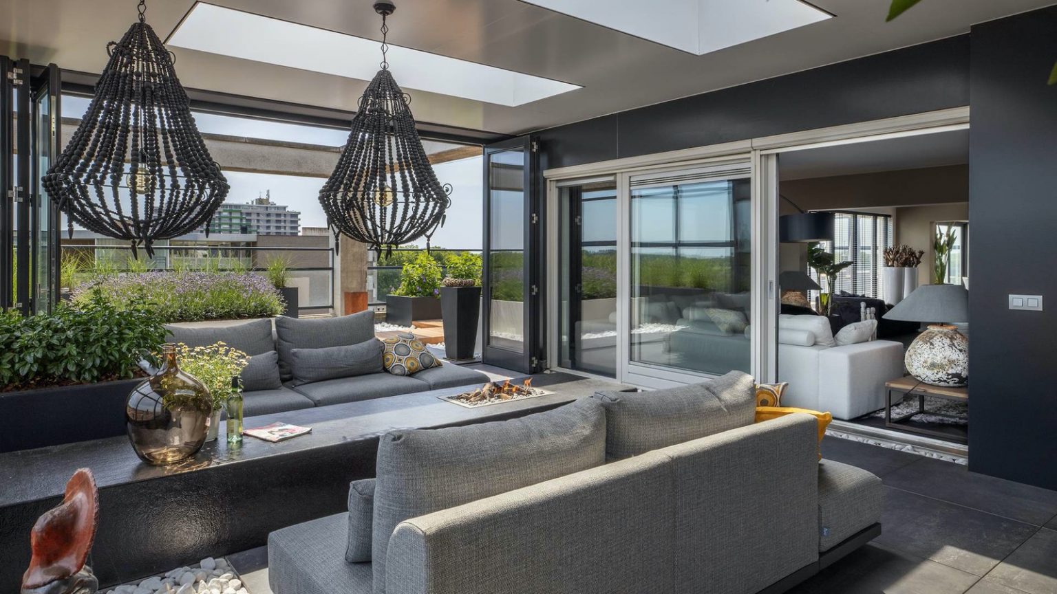 Modern high-level balcony