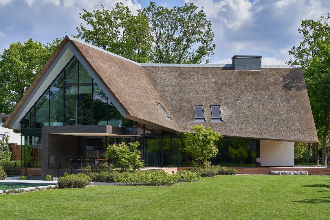 Luxury country house with pool and terrace
