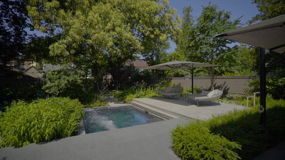 Teak outdoor parquet on retractable pool deck - HOOG.design - Exclusive ...