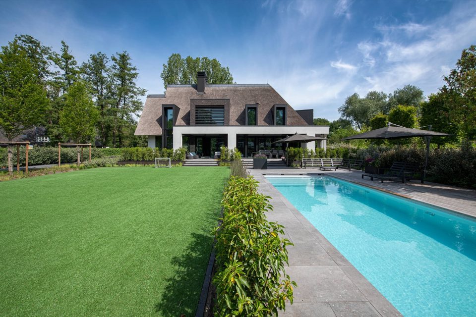 Swimming pool with stylish terrace - HOOG.design - Exclusive living ...