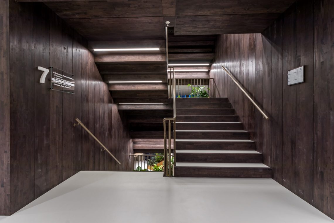 Multifunctional staircase headquarters Bijenkorf