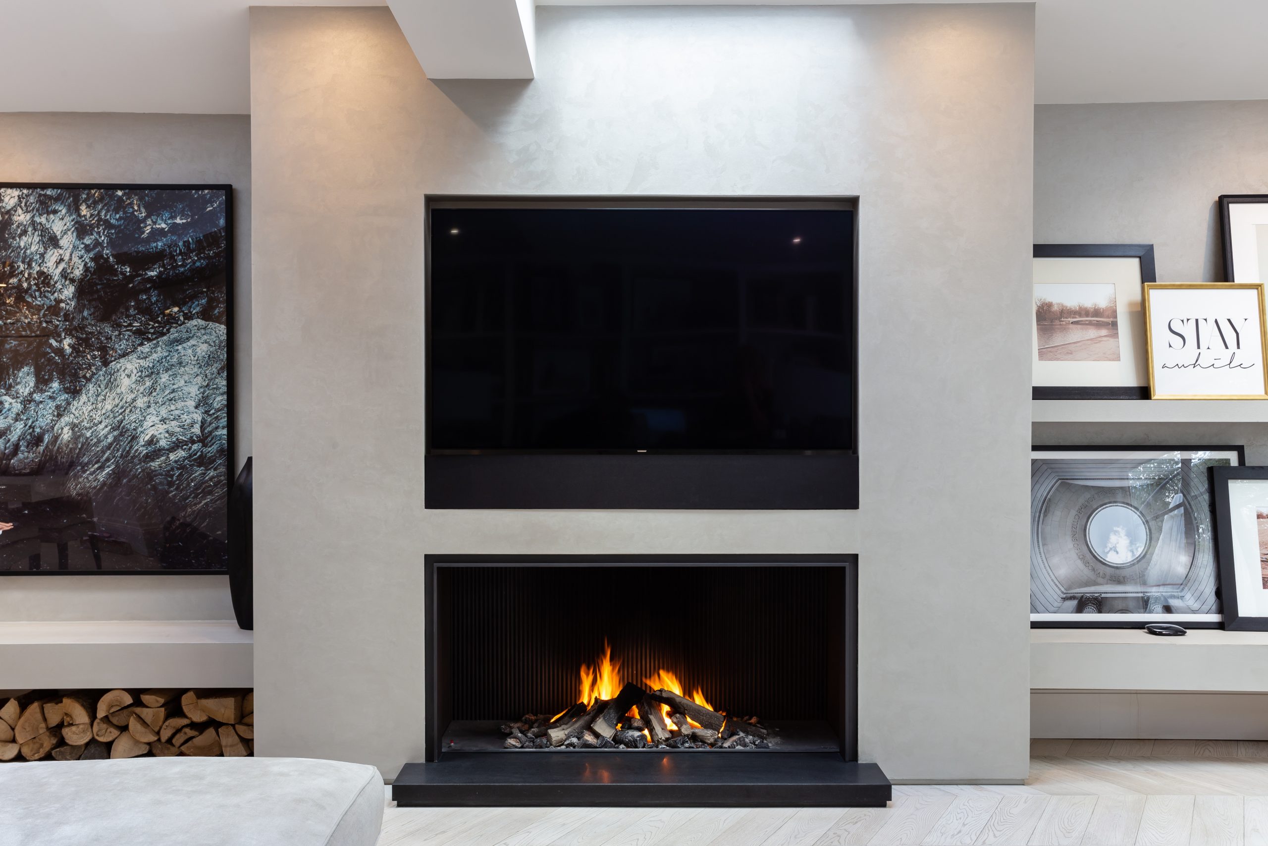 844LH Gas Fireplace
