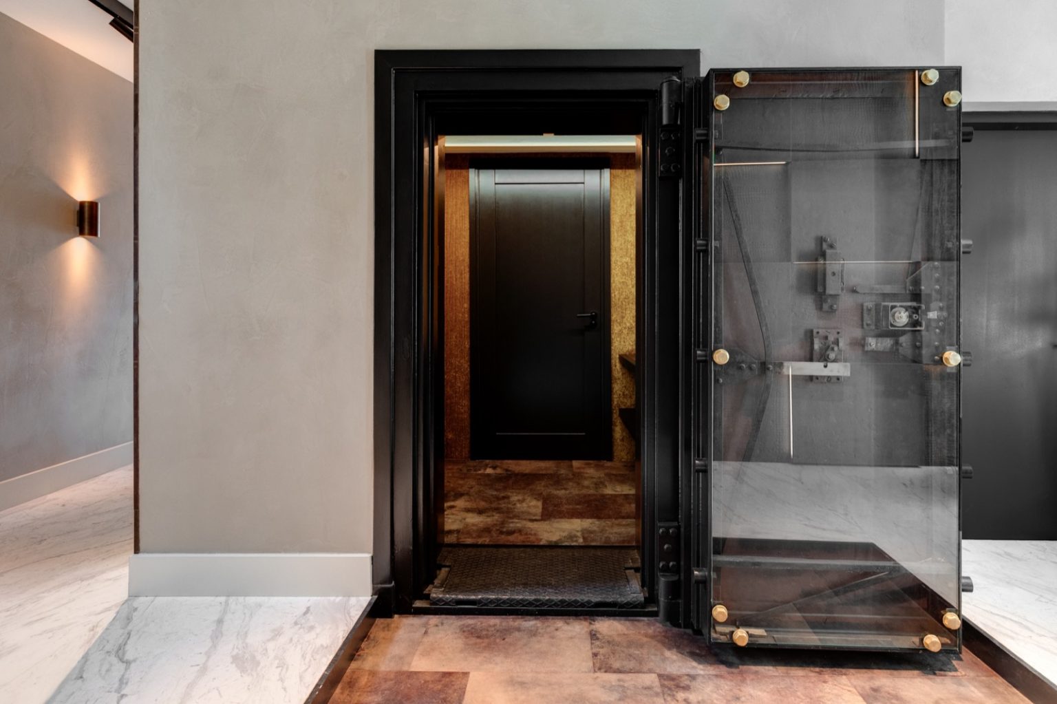 Alphenberg Flagship Store