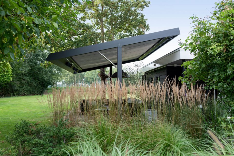 Uniek, flexibel designframe met windvaste zonwering