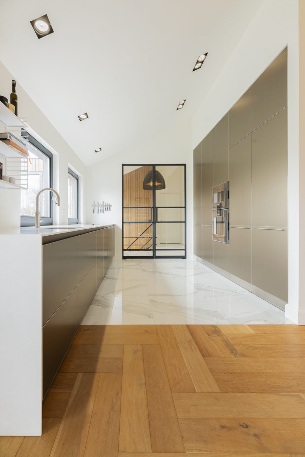 Luxury bulthaup b3 kitchen in aluminum