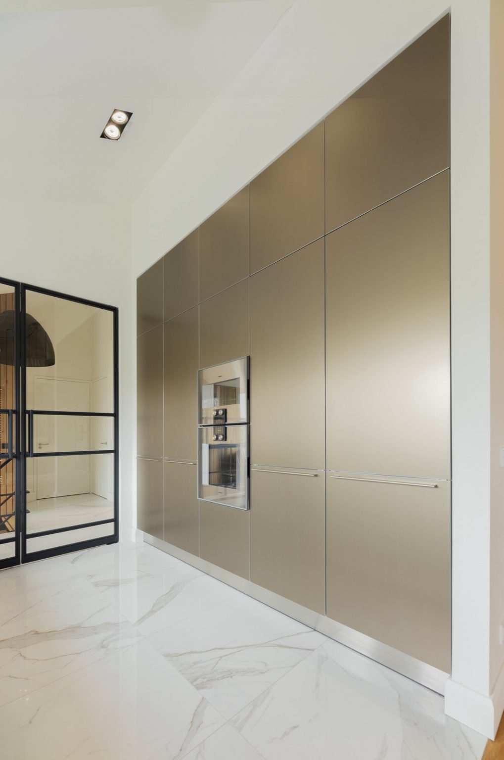 Luxury bulthaup b3 kitchen in aluminum