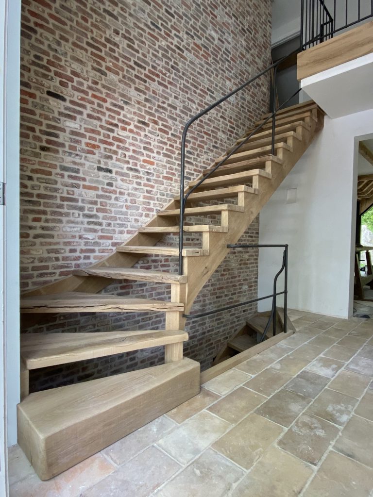 Rustic oak staircase - HOOG.design - Exclusive living inspiration