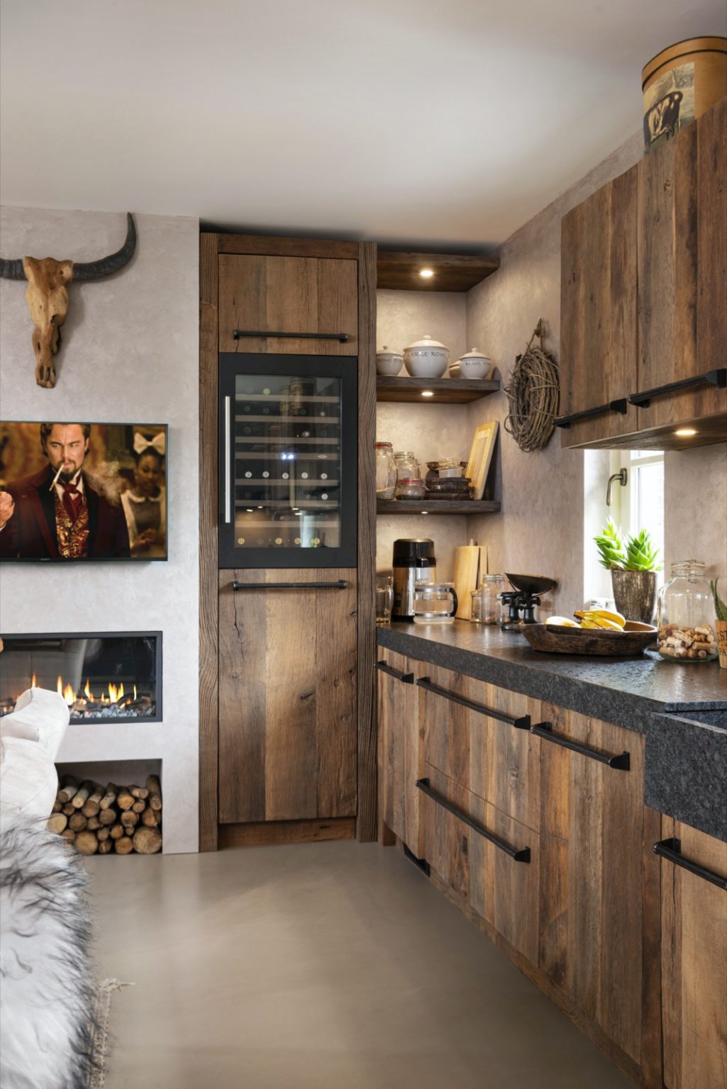 Typical rustic RestyleXL kitchen in old oak