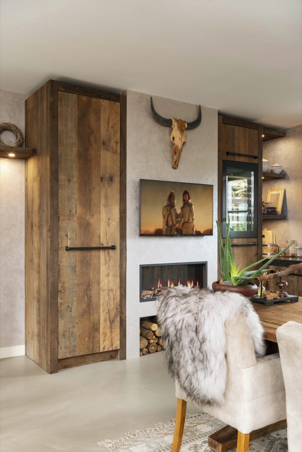 Typical rustic RestyleXL kitchen in old oak