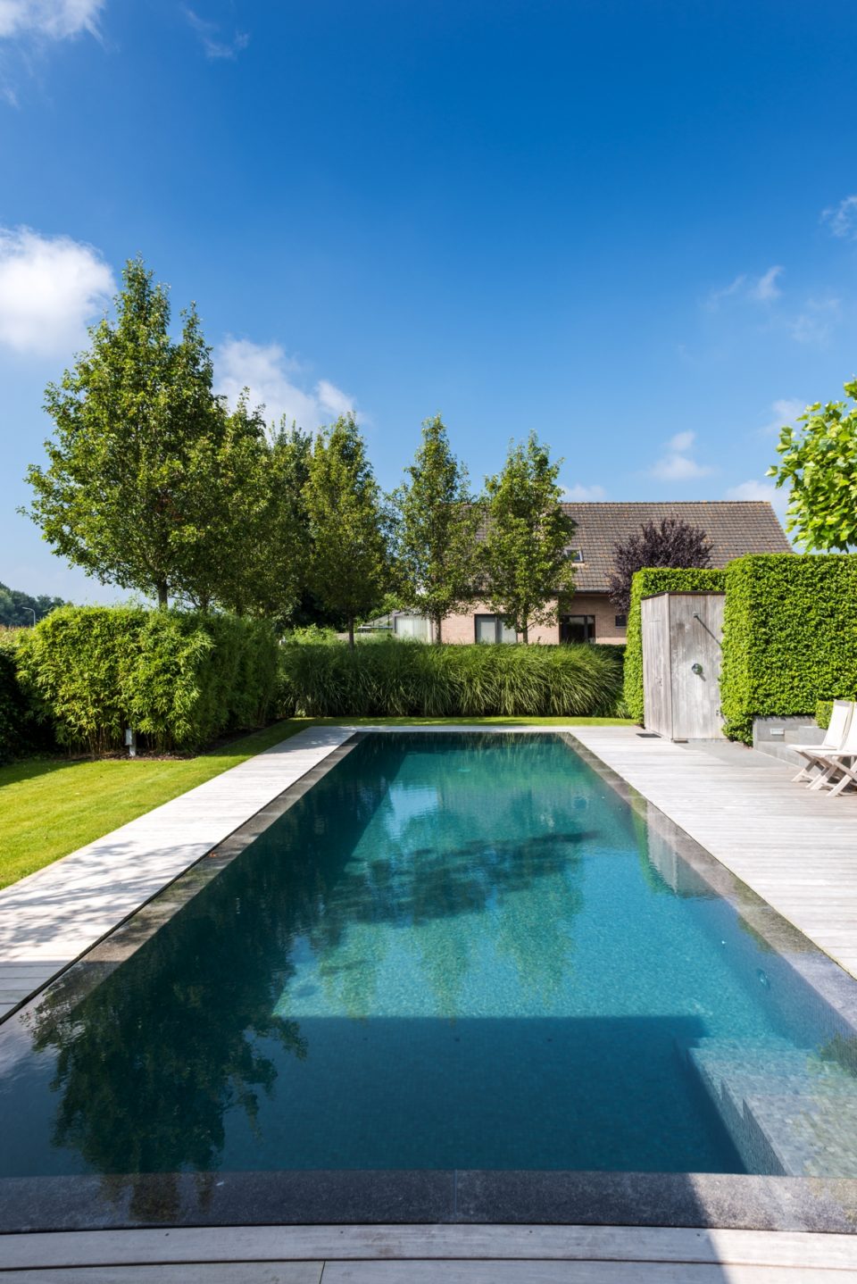 Overflow pool as an eye-catcher