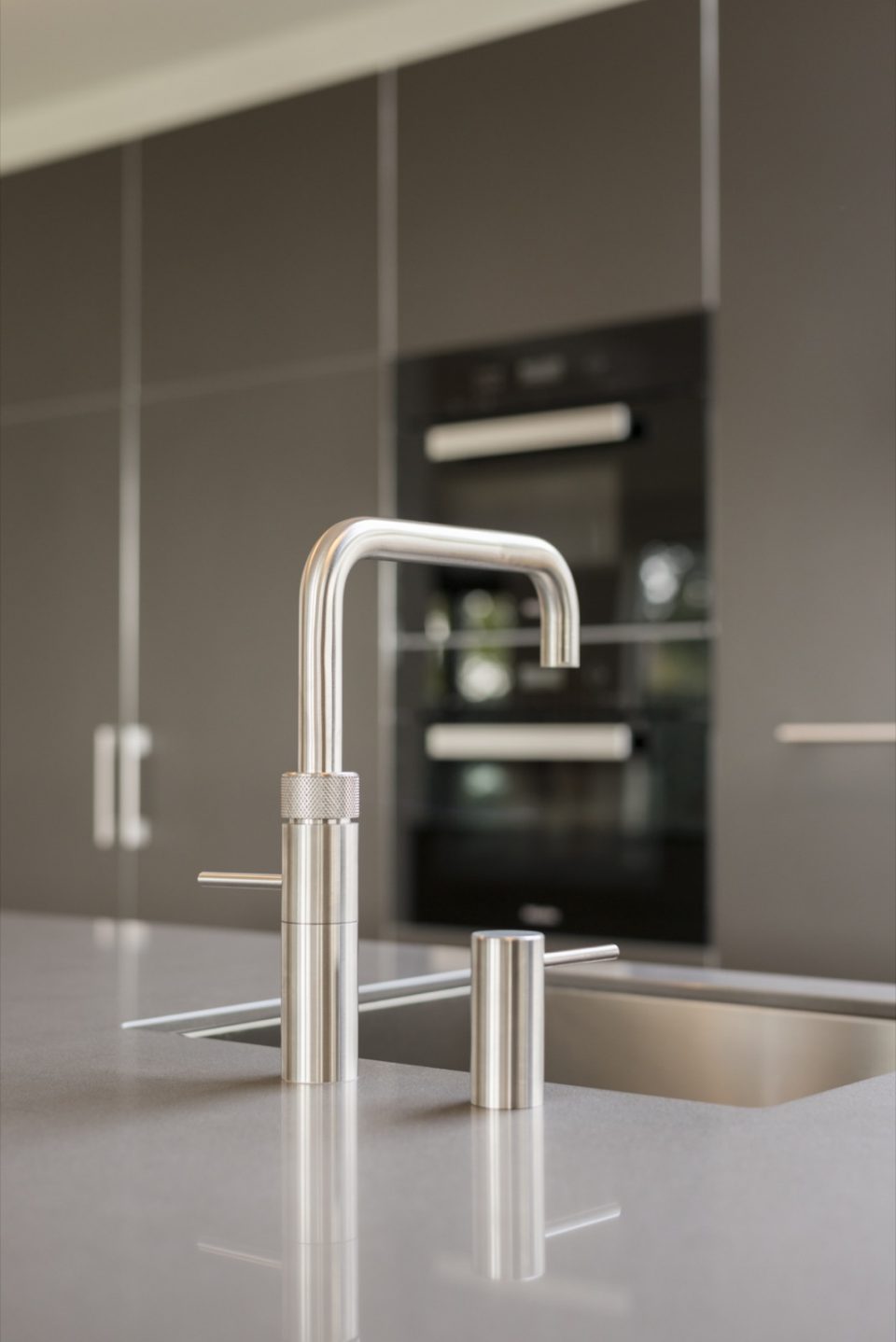 A bulthaup b3 combination of flint and graphite laminate