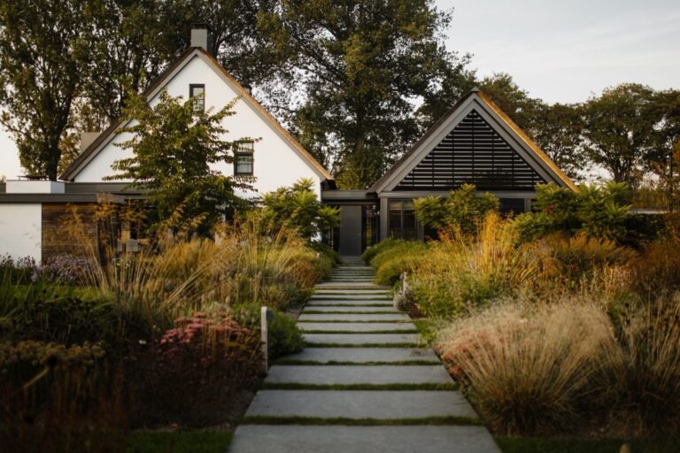Contemporary farm garden