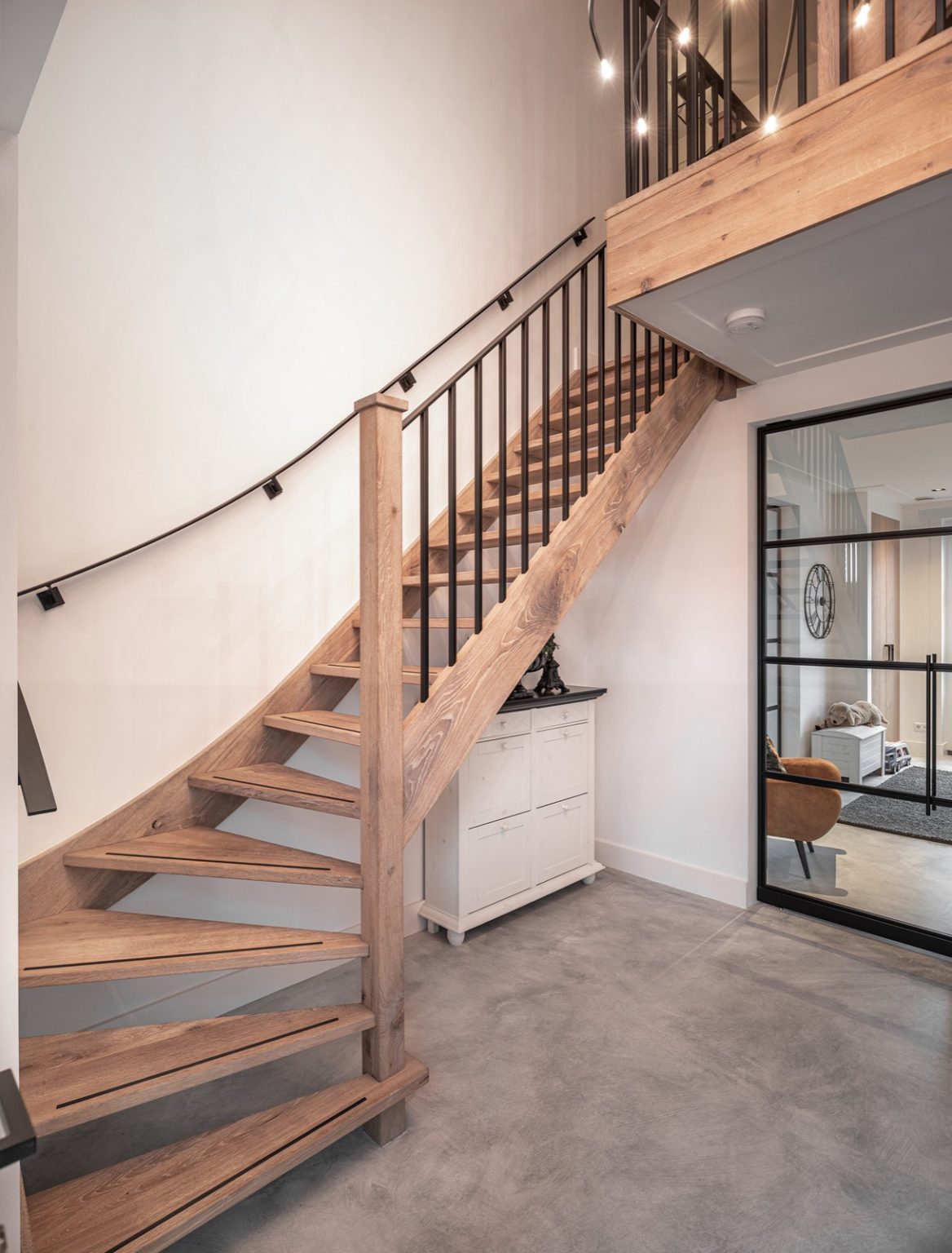 Luxe trap met exclusieve stalen afwerking