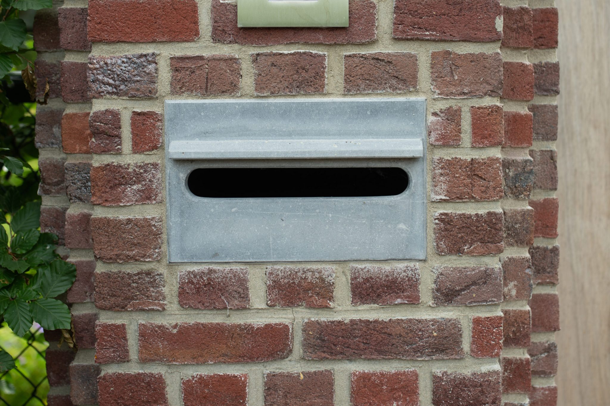 Houten poort geeft toegang tot oase van rust