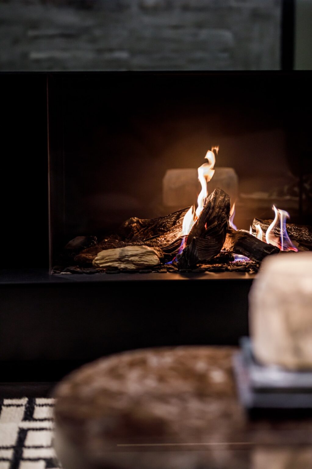 Design interieur met open haard