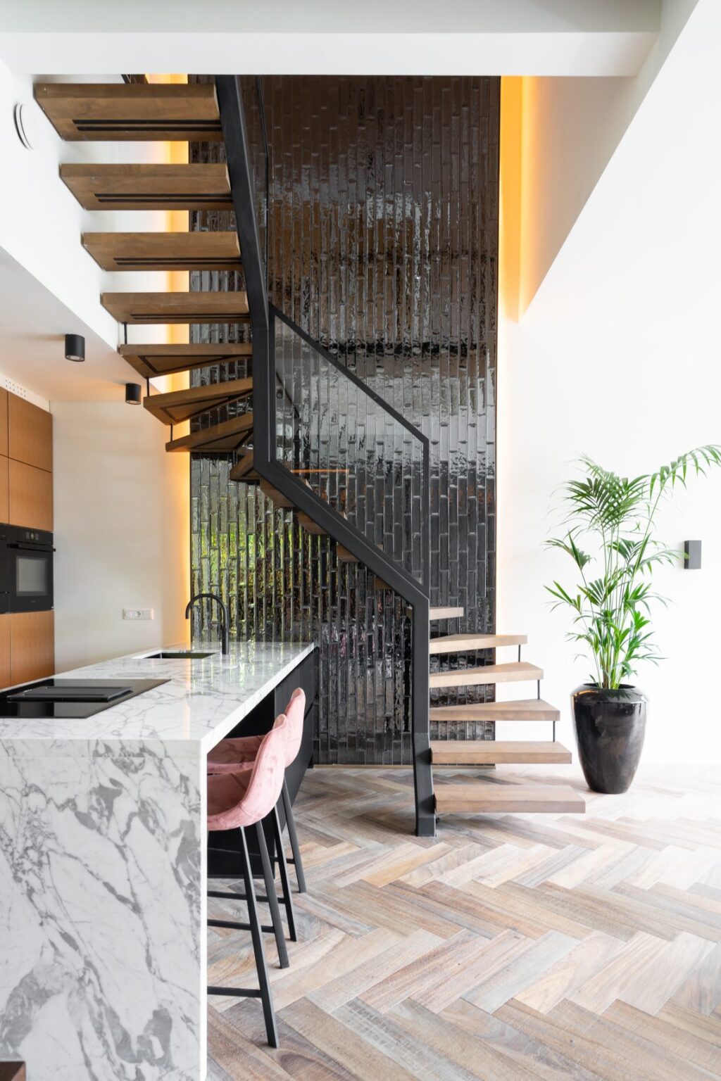 Stalen zwevende trap en stalen trapleuning