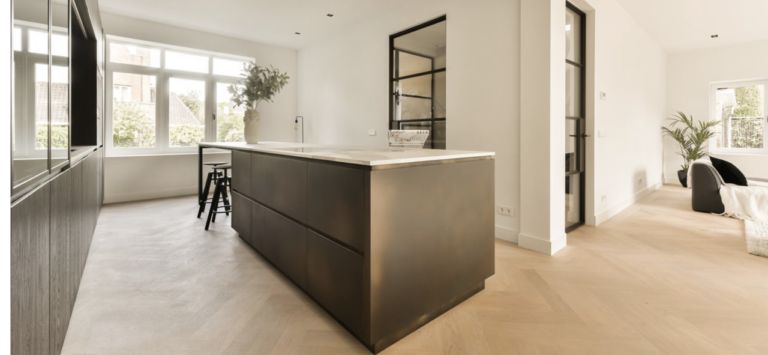 Dark oxidized Bronze