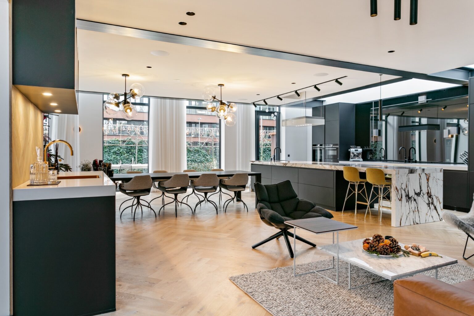 Large living kitchen - HOOG.design - Exclusive living inspiration