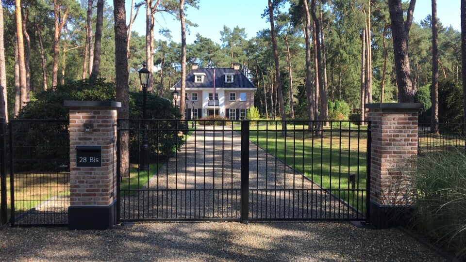 Luxury fencing - HOOG.design - Exclusive living inspiration