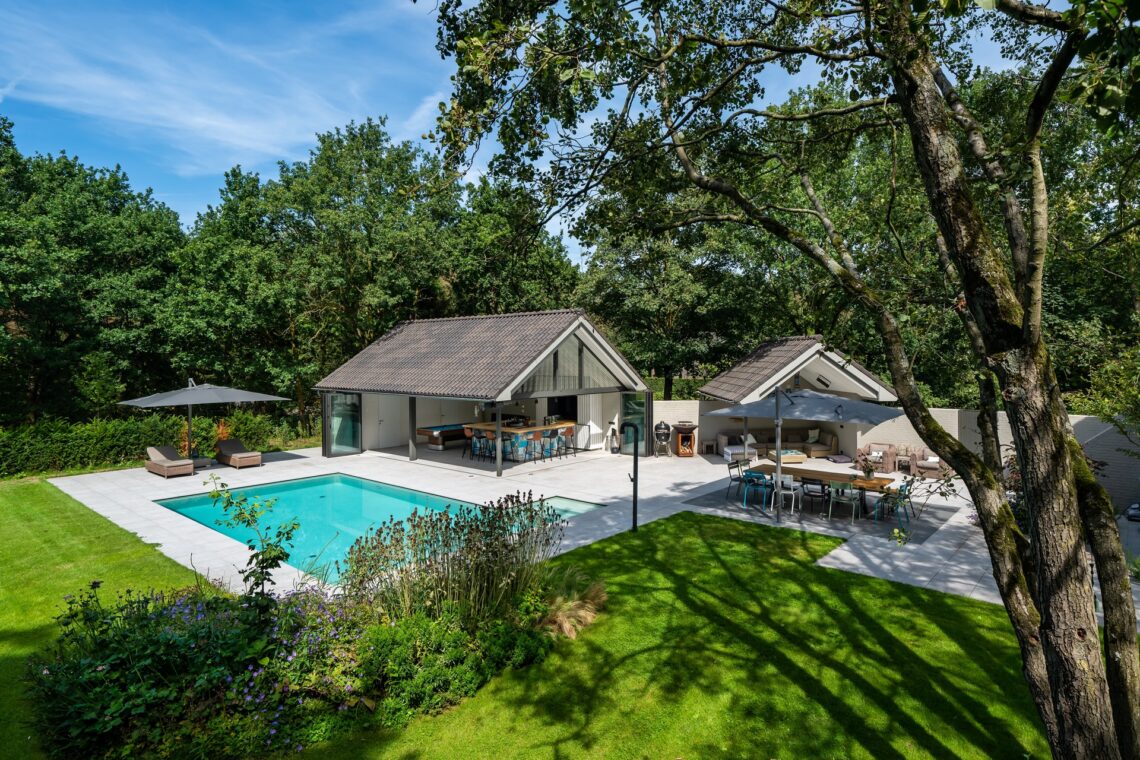 Project Oss - Betegeld onderloopzwembad