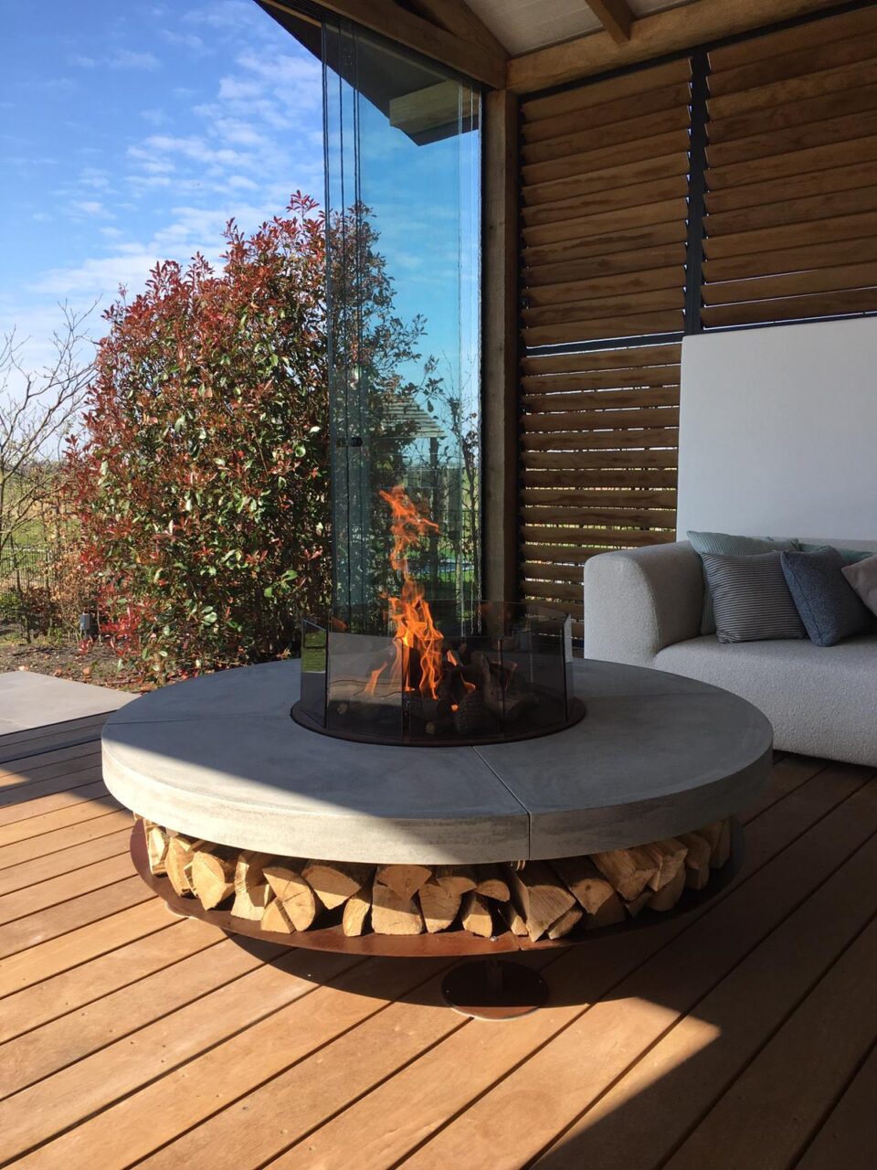 Getting into spring with a luxury garden fireplace - HOOG.design ...