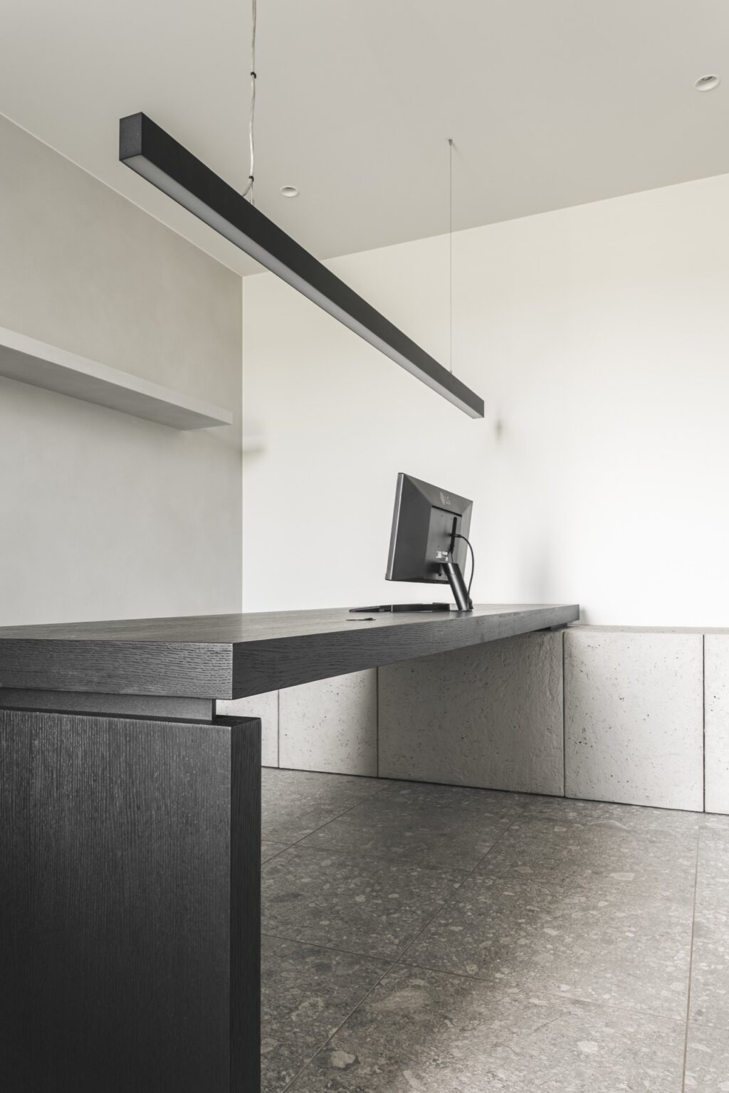 Timeless elegance through contrast textures