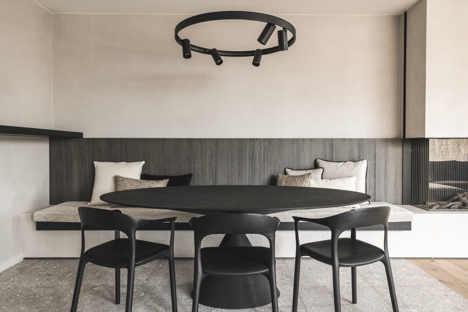 Timeless elegance through contrast textures