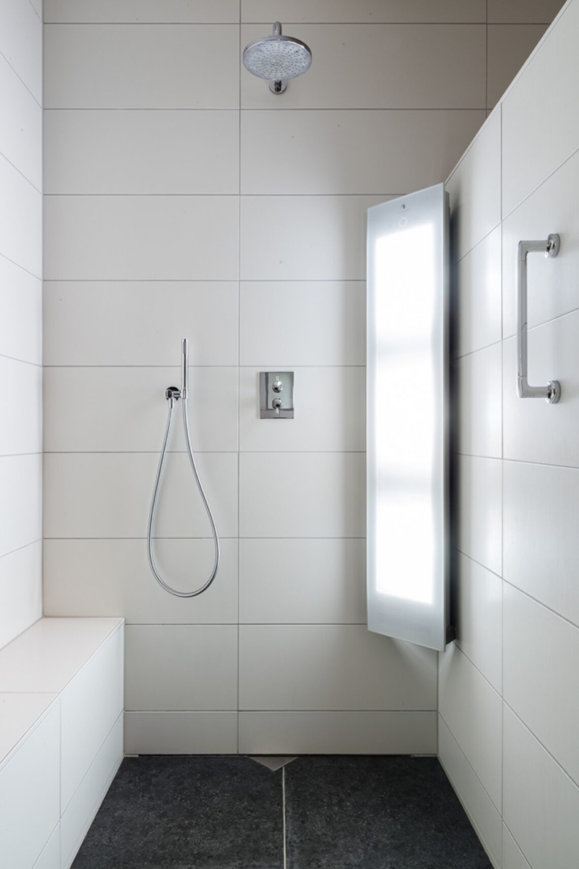 Stijlvolle badkamer met een losstaand bad