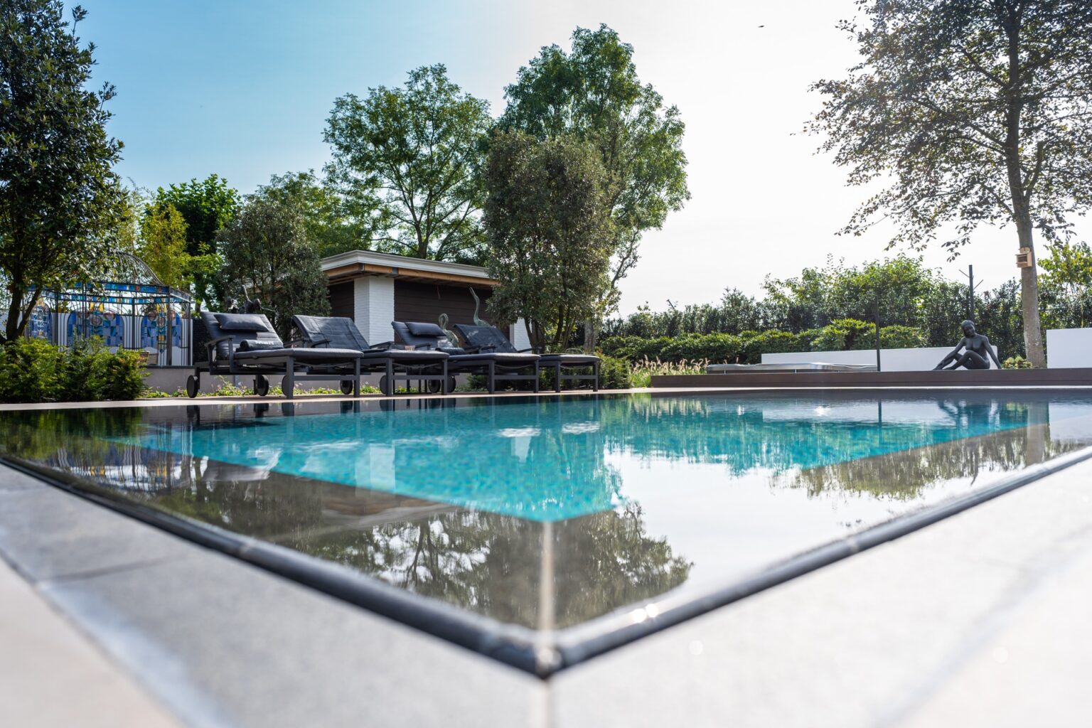 Luxe overloop/spiegel zwembad + spa te Valkenswaard