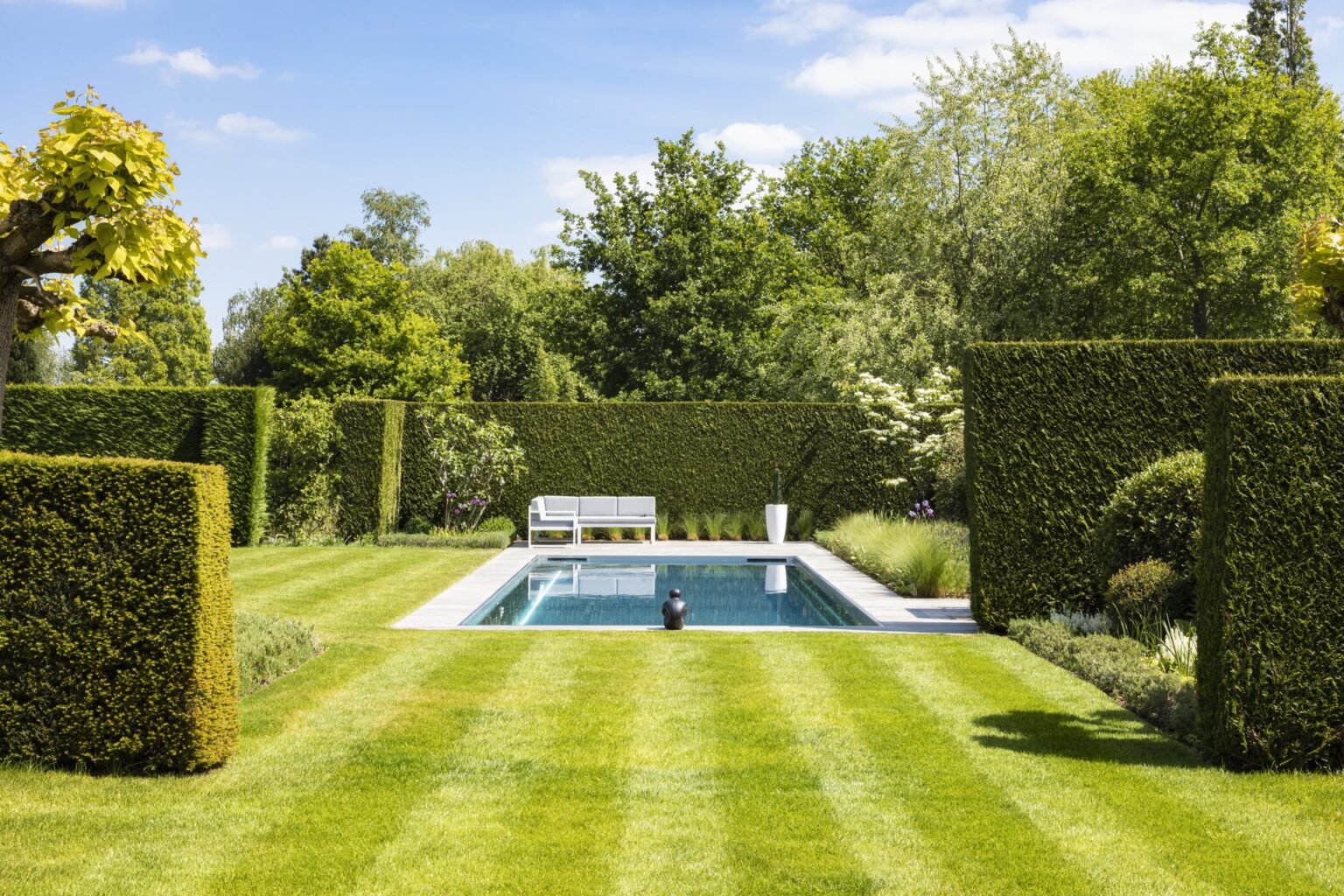 Hoogwaardig zwembad in tuin
