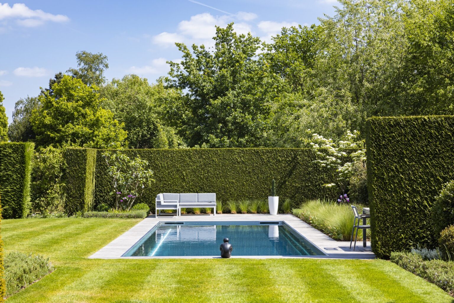 Hoogwaardig zwembad in tuin